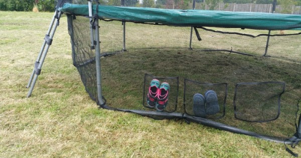 12 foot trampoline safety skirt net with integrated shoes pocket